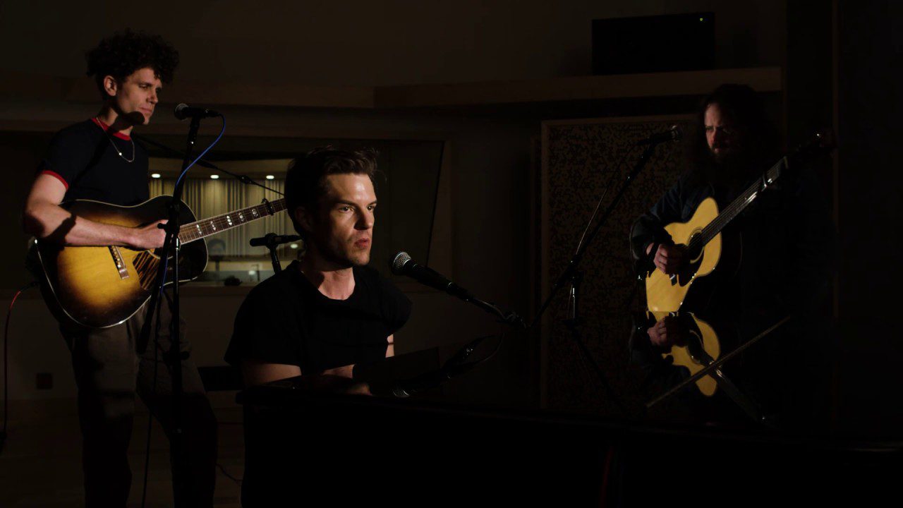 The Killers lança versão de “Land of the Free” com versos contra o ...