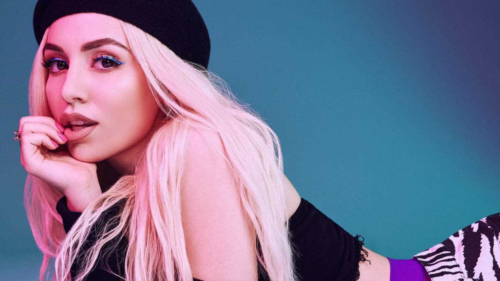 Ava Max revela o single “OMG What’s Happening” - PurePop