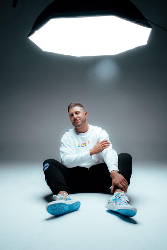 Tommy Love, DJ e produtor musical, fala sobre o relançamento de grandes ...