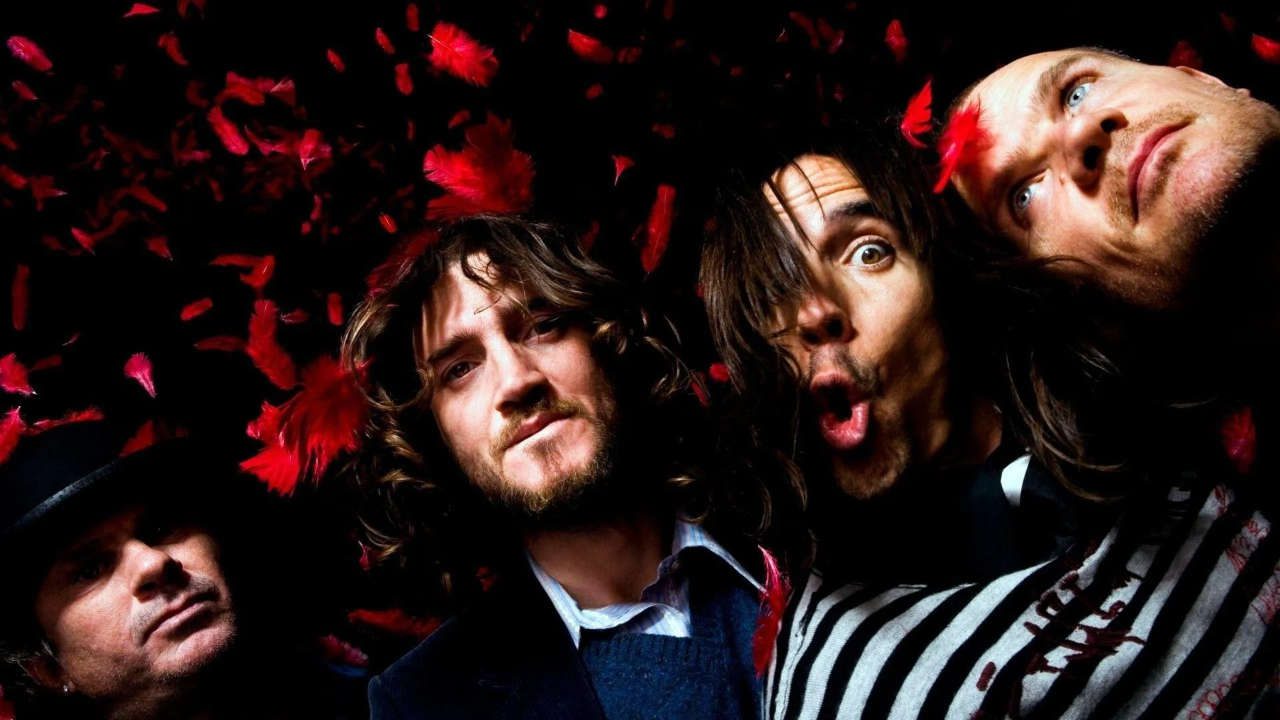 Para celebrar a estreia do seu novo álbum, Red Hot Chilli Peppers ...