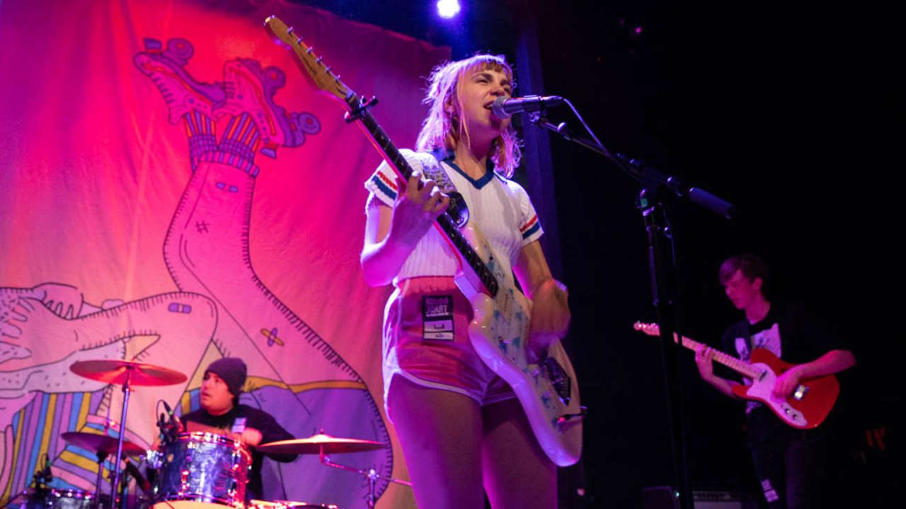 Beach Bunny apresenta o seu mais novo single - PurePop