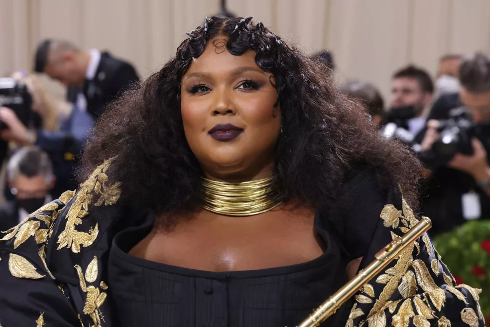 Lizzo lança clipe de 2 be loved no Youtube - PurePop