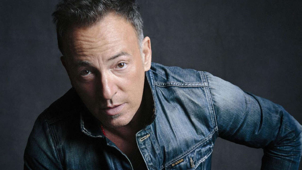 Bruce Springsteen apresenta a releitura da clássica “Do I Love You ...