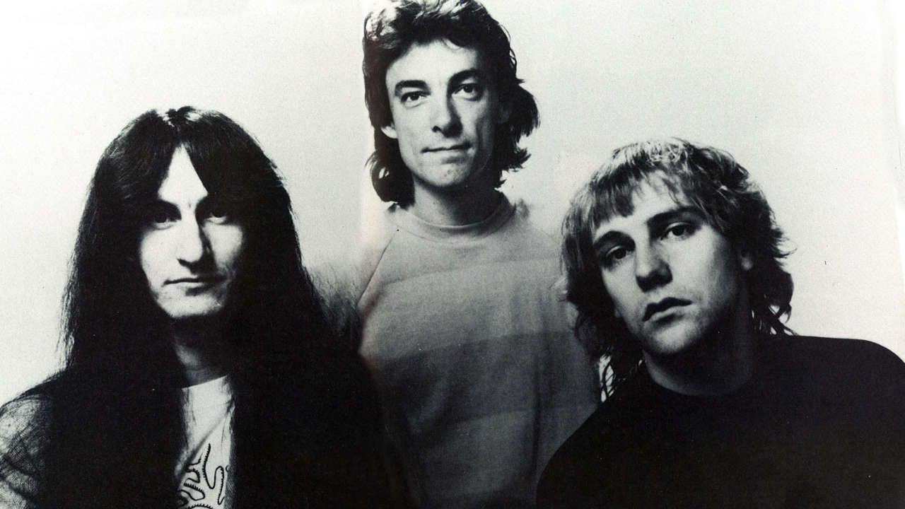 Rush dá início às celebrações inerentes aos 40 anos do álbum “Signals ...