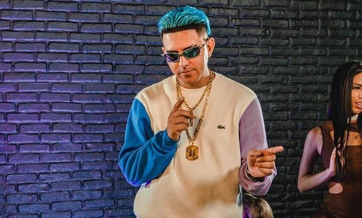 MC Fioti lança álbum Favela Still com músicas que produziu em casa na ...